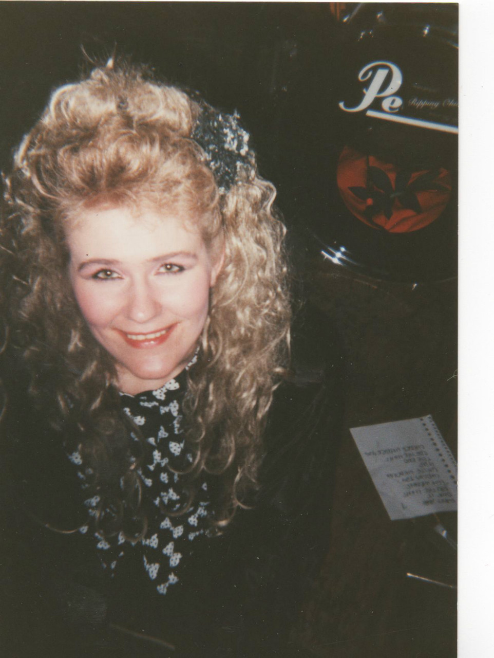 BIOGRAFIE :: ZANGERES THILLY UIT VOLENDAM Boekingen/info: 0622846478